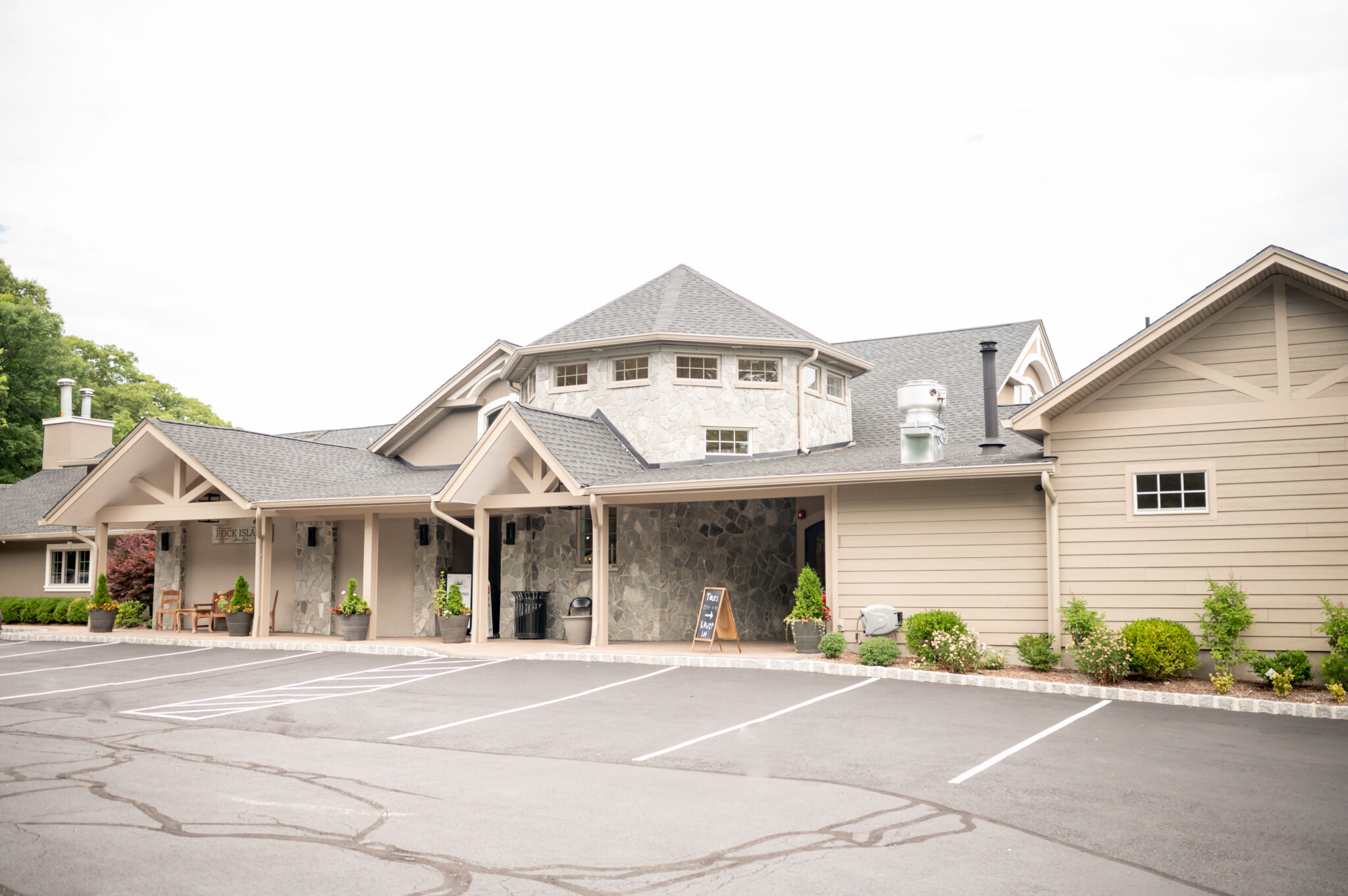 (Rock Island Lake Club) Courtney & Doug - julietmaceyphotography.com